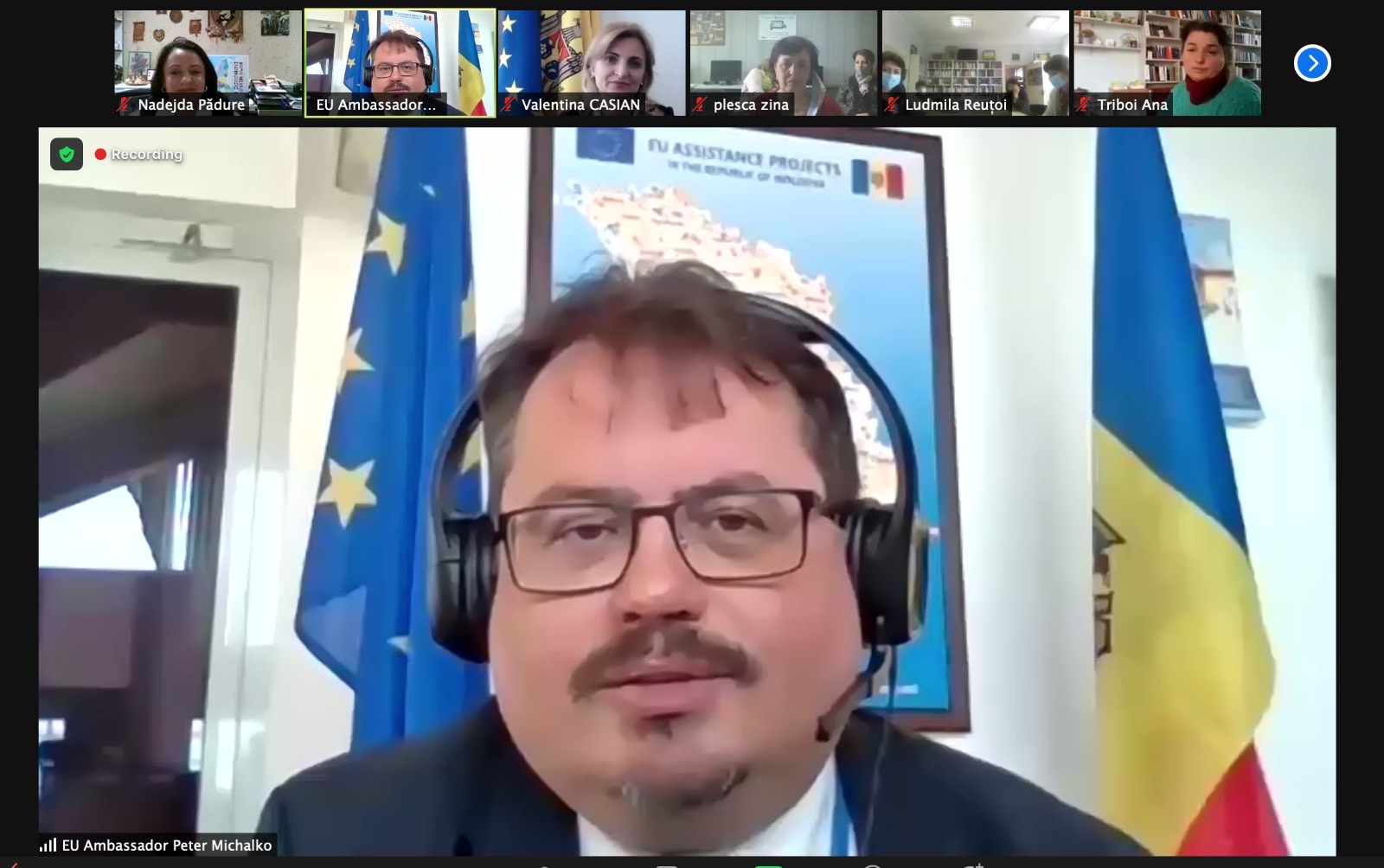 EU Ambassador Peter Michalko met with the librarians from Straseni ...