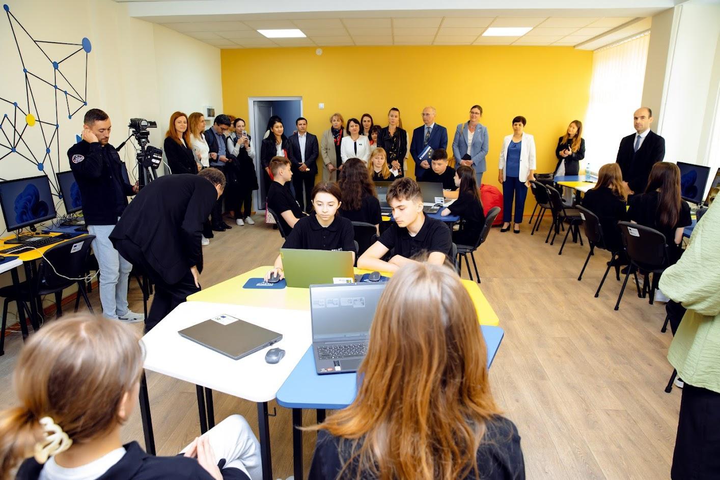 6 laboratoare digitale au fost inaugurate de EU4Moldova:Startup City ...